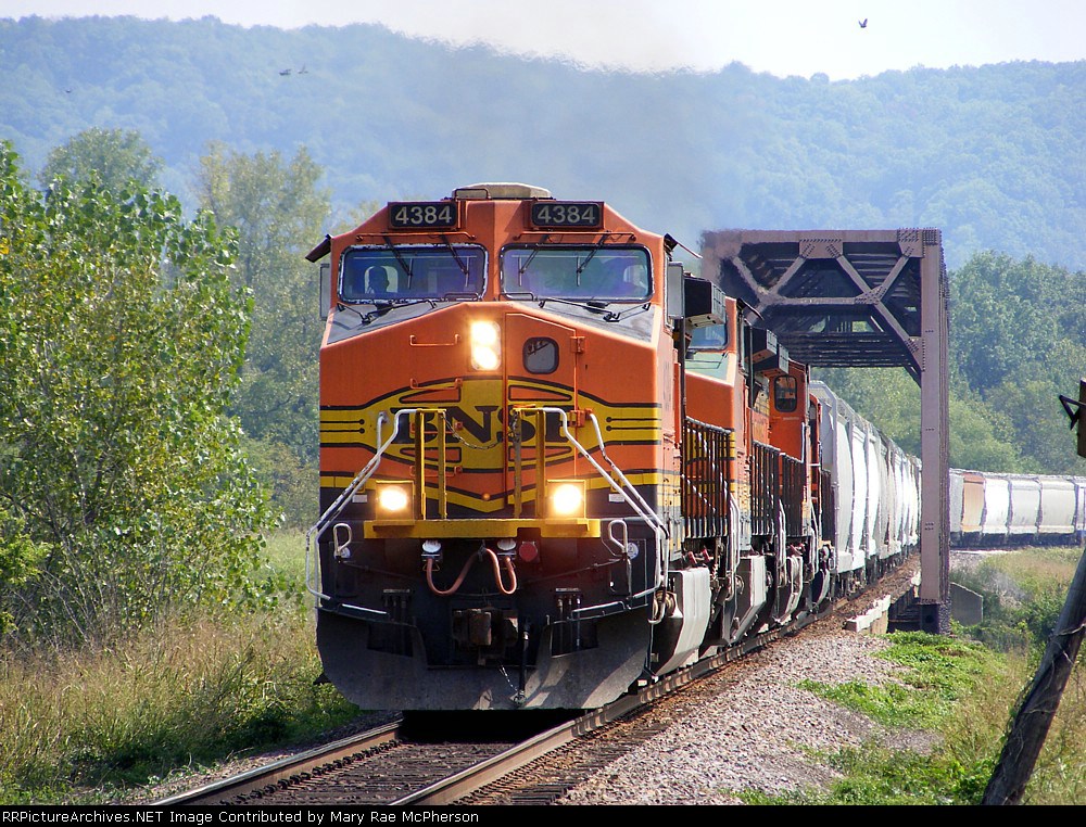 BNSF 4384